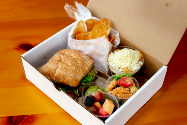 Planning an Event? How Boxed Lunches Simplify Catering for Guests